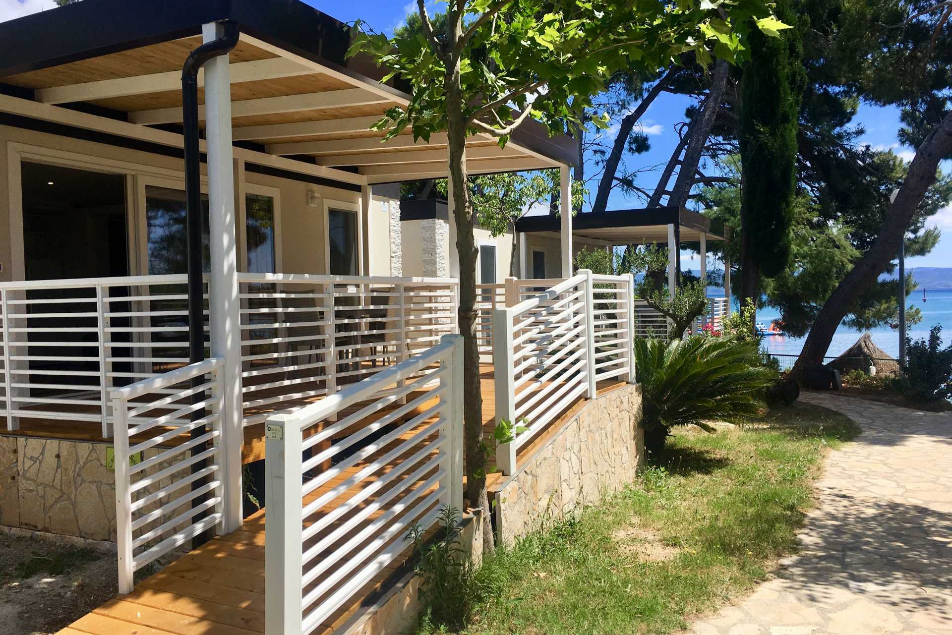 Rent Mobile Homes in Dalmatia, Croatia with terrace next to the Beach